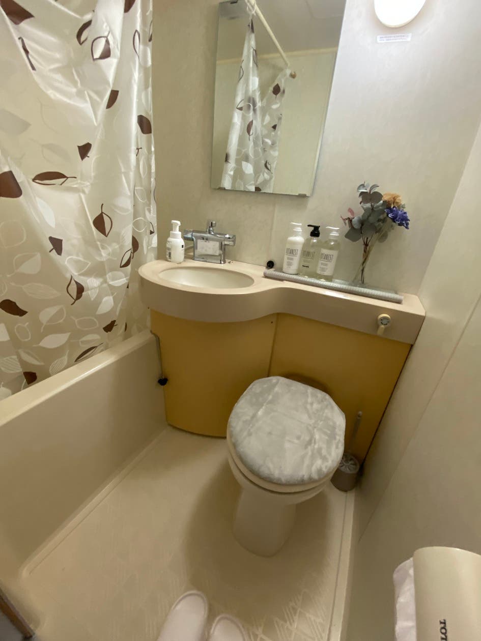 サマーシーズン、夏割！！🈹実施中☀️平日50%OFF☀️超大型TVで推し活・誕生日会✨Wi-Fi完備🛜シックなホテルライク空間の写真19