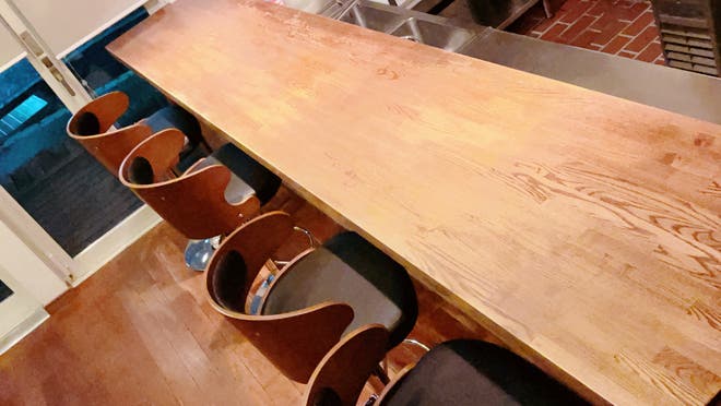 【越谷駅/バー】駅から徒歩4分!最大20名利用可能なキッチン付バー!パーティには勿論、モニターや配信機材も完備の多目的スペース!の写真3