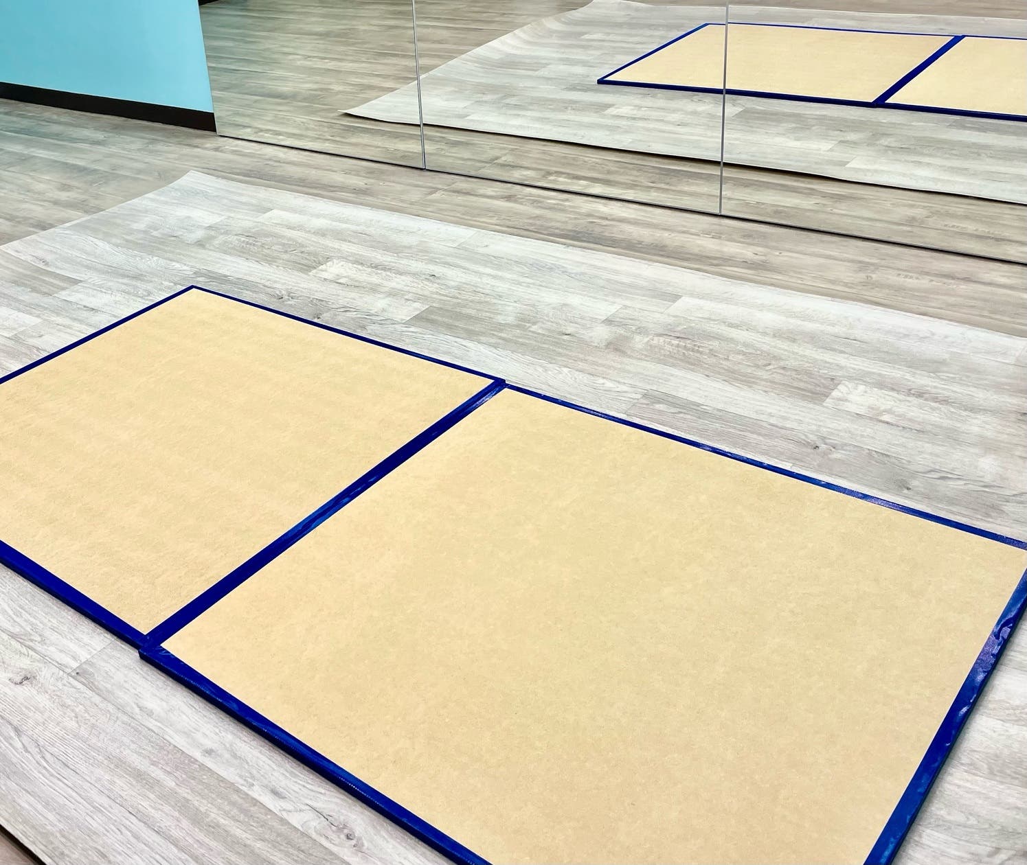 【2面鏡にリニューアル割で半額】フラメンコ・タップ用コンパネ材有、踊ってみた、楽器可！撮影とダンスと音楽のスタジオ【第4】の写真9