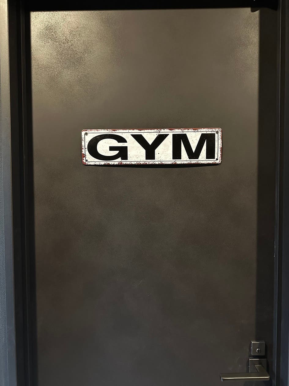 【JR町田駅徒歩5分】町田地域最高空間のジム！女性に優しいスミスマシン,10kgバーベル完備！完全個室のレンタルジムの写真10