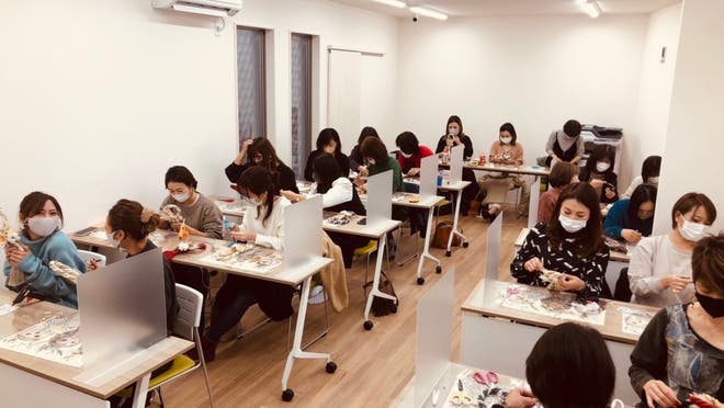 会議やワークショップなどに!100インチプロジェクター完備!高速ルーター大型鏡、自動麻雀台追加!!の写真6