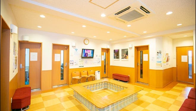 <センター北駅2分> S室:アップライトピアノ1台・エレクトーンが2台・管楽器・弦楽器などの楽器練習にもの写真1