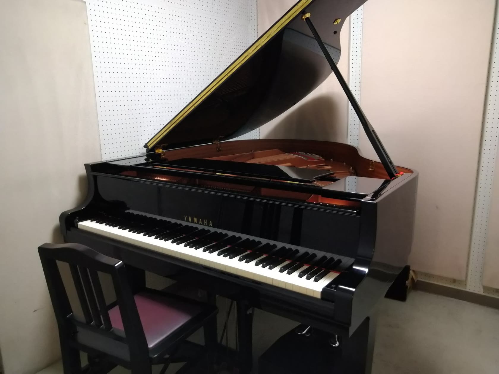 &lt;市ヶ尾プラーザビル1F&gt; グランドピアノの練習室。ピアノ練習、連弾練習に。ベビーカー、車椅子も可能なバリアフリースペースの写真5