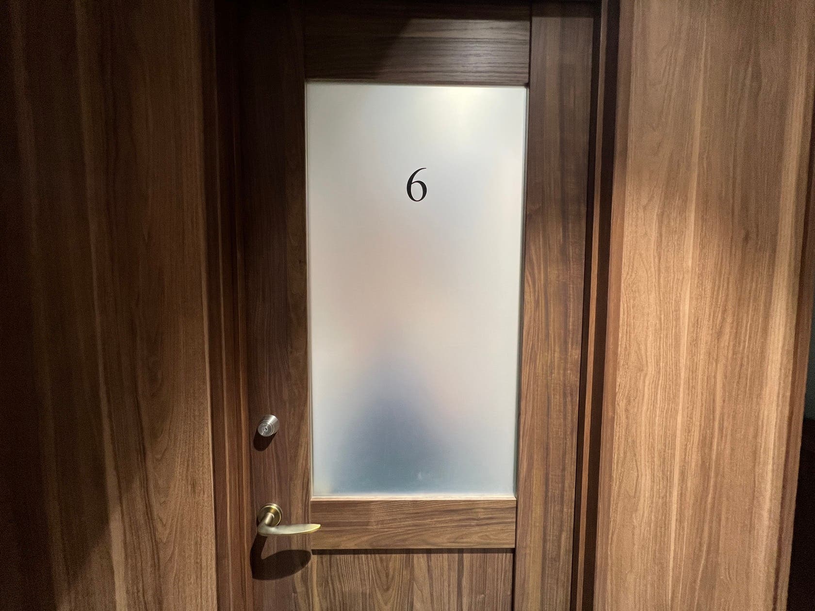 田町駅近！テレカン利用可能な完全個室！【Booth6（1名個室）】の写真4