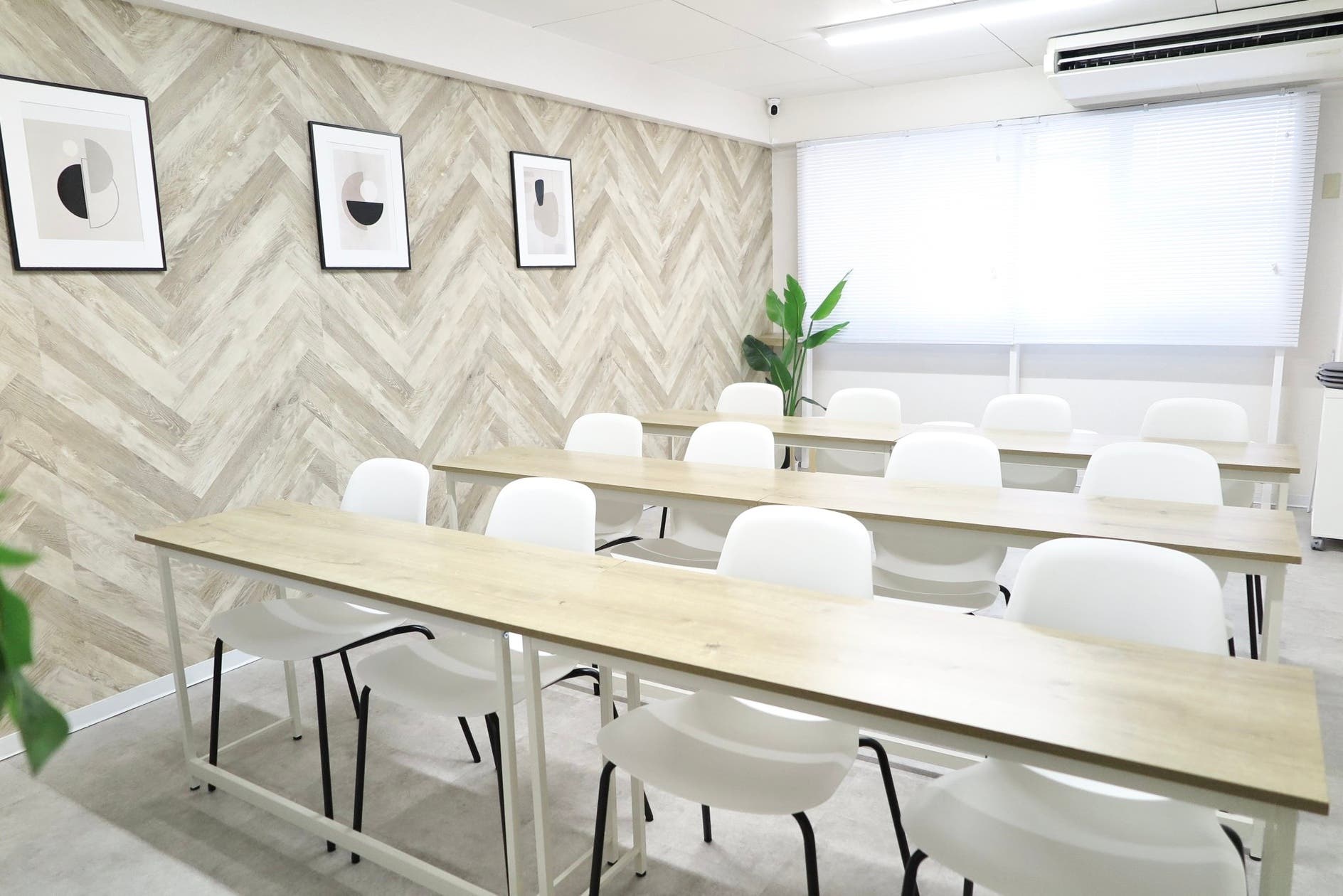 【中崎町駅50秒・梅田ロフト５分✨】/wifi・設備無料/16名/会議室・施術ベッド・ボードゲーム♠/ゴミ捨て無料の写真15