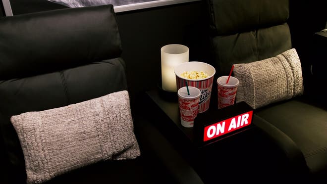 🎄クリスマス装飾中🎄🎬完全貸切の個室シアター🎬大人気ゲーム機🍿|おうちデート|おうち映画館|24時間営業_489の写真5