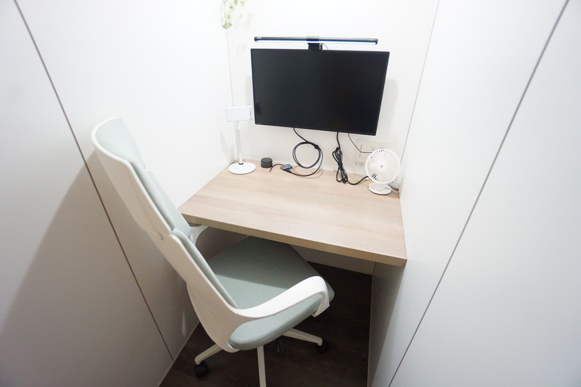 ＜PaO Work 町田モディ店No.1＞完全個室ワークブース💼Wi-Fi📶モニター🖥テレワーク/ZOOM/面接/自習/作業の写真5