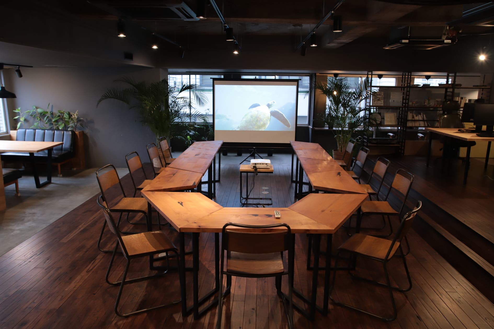 【南森町/大阪天満宮】研修会/セミナー/説明会/講習会/会議/勉強会/インターンシップなど【おしゃれなデザイン事務所を完全貸切】の写真1