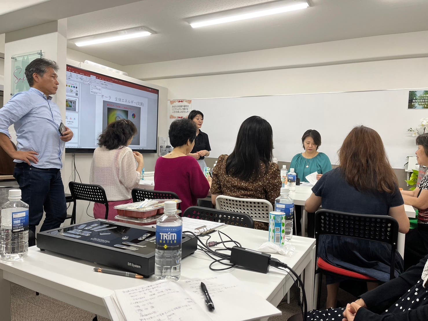 大阪ﾒﾄﾛ中津駅から徒歩20秒！各種パーティー、カルチャー教室、商品説明会。キッチン・大型TV・ホワイトボード完備の写真9