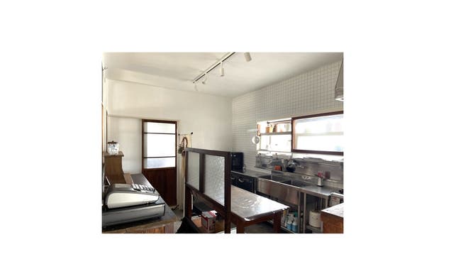 雑誌・撮影可。古家具屋さん運営の撮影スタジオ。古家具、古小物付きオシャレ空間。キッチン、テラス利用可能。の写真3