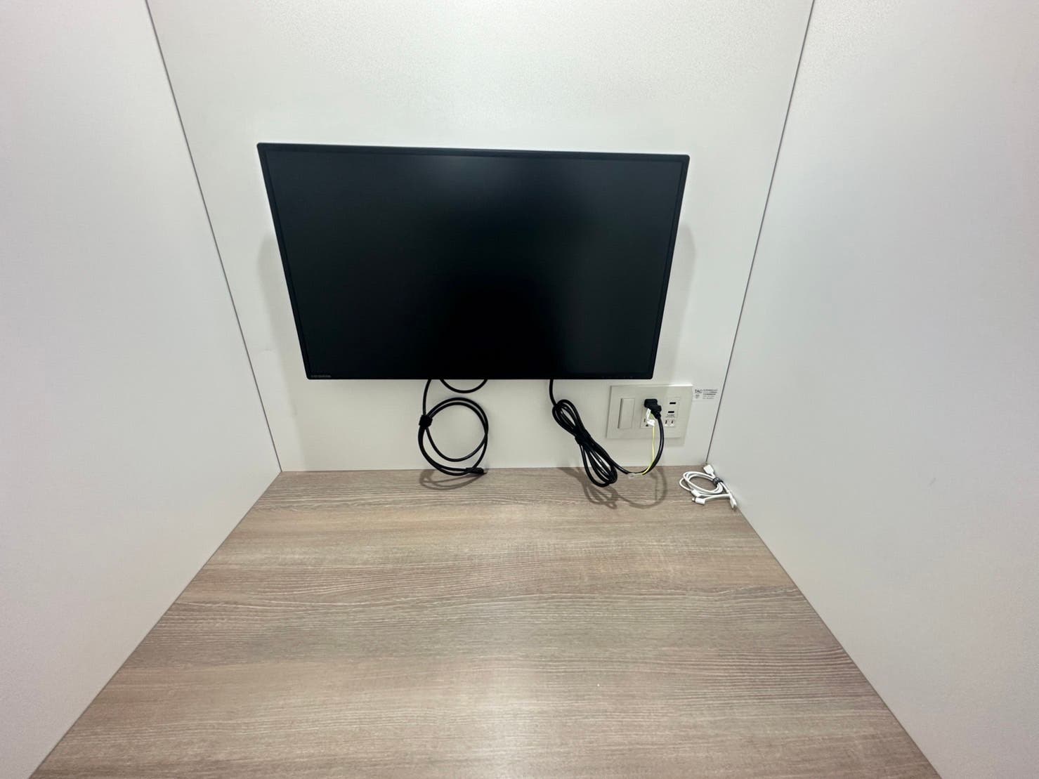 ＜南大沢テレワークステーション ブースA＞完全個室ワークブース💼光回線Wi-Fi📶モニター🖥テレワーク/ZOOM/面接/自習の写真4