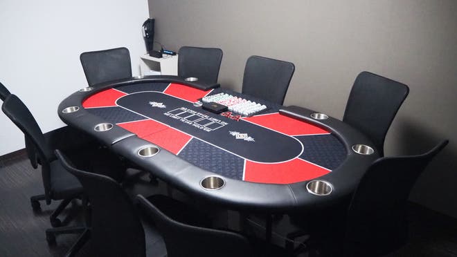 なんばE7出口徒歩6分🚶♂️最大11名収容👬ポーカールーム♠︎Wi-Fi📶の写真1