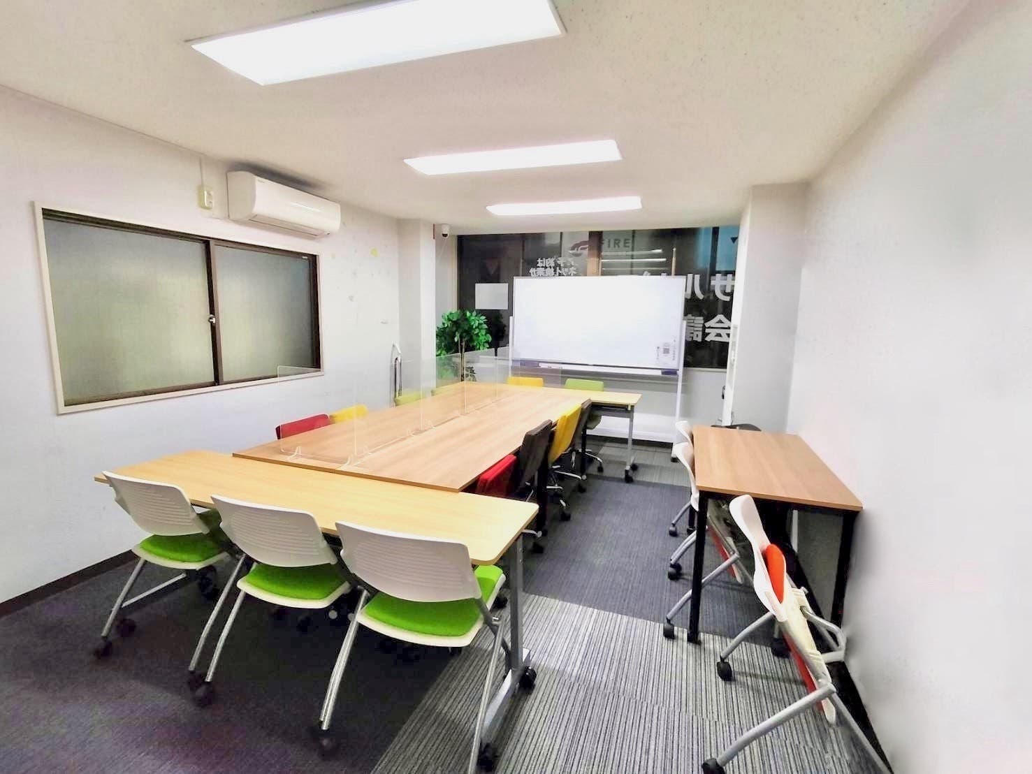 地域最安値■サルビア会議室■🌟光回線🌟京橋駅2分/有楽町5分/東京駅も徒歩圏内！広々10名、最大16名♪完全個室！プロジェクターの写真7