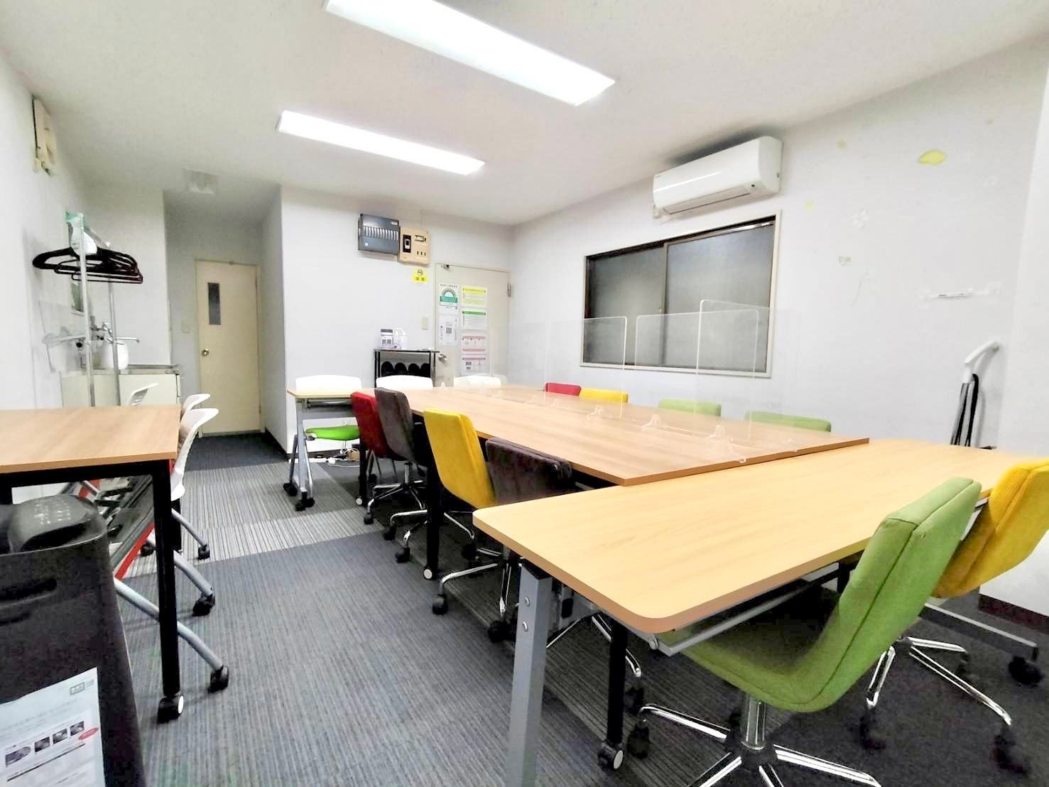 地域最安値■サルビア会議室■🌟光回線🌟京橋駅2分/有楽町5分/東京駅も徒歩圏内！広々10名、最大16名♪完全個室！プロジェクターの写真8