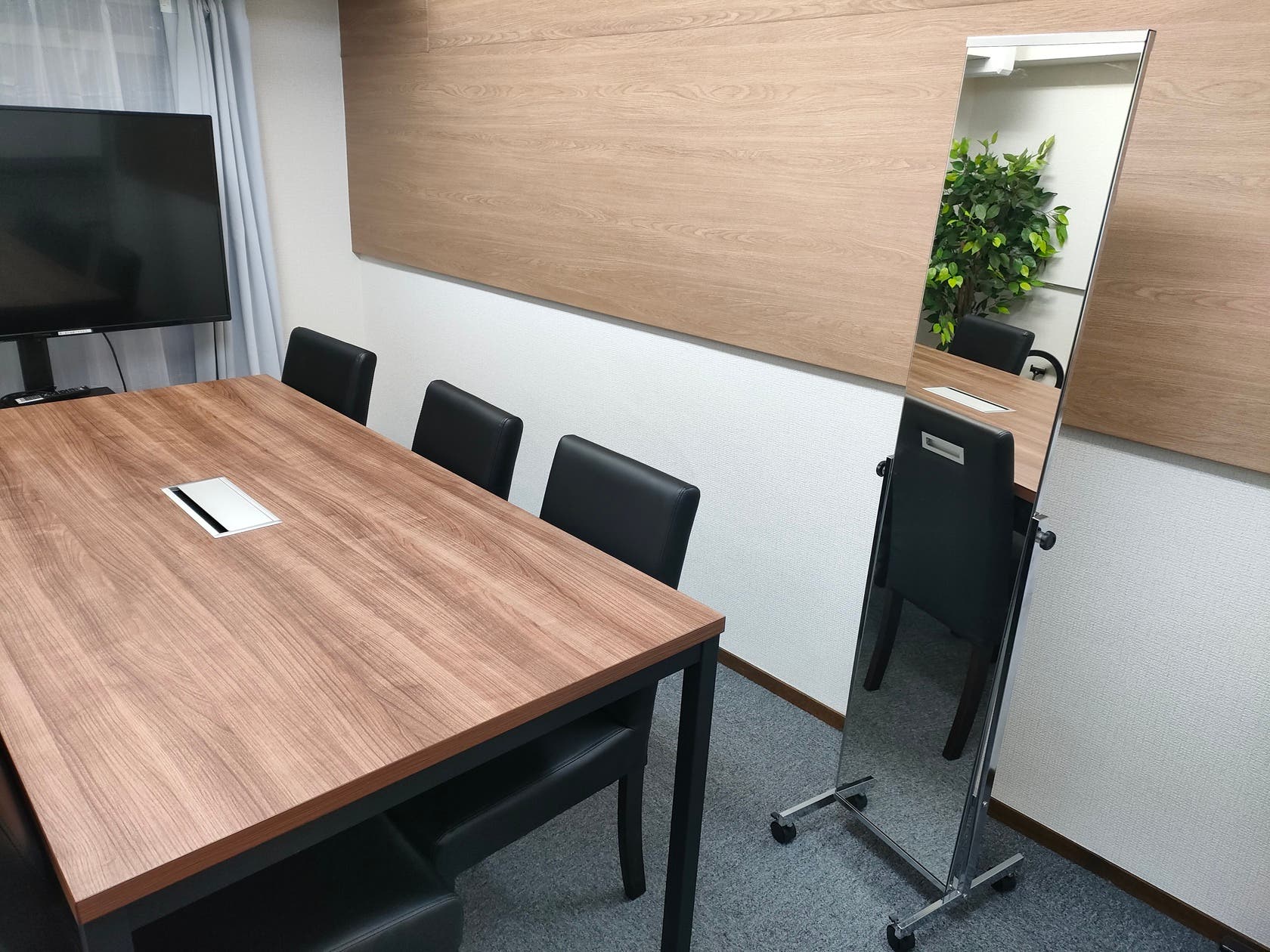 〈トーカン博多〉【博多駅5分/10名利用可】設備無料/高速Wi-Fi/50㌅モニター/ホワイトボード/全身鏡の写真19