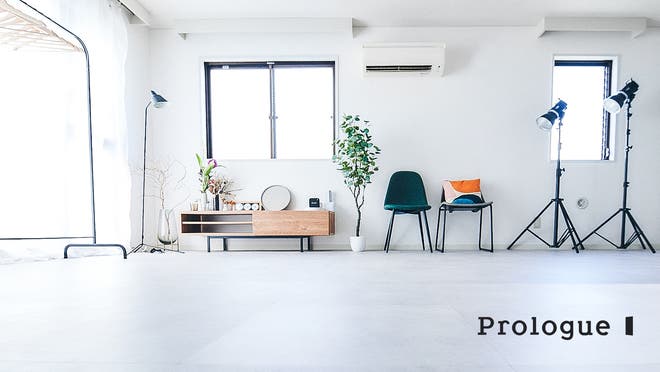 【渋谷神泉・フォトグラファー内装監修📸】自然光・大きめ採光窓&モノトーン背景、機材豊富で利用しやすい◎の写真1