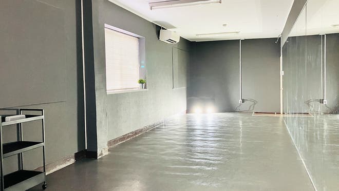 100組限定【最大50%オフ】4人並びで広々 ✨大型鏡7枚 🪞ダンスの練習に最適!三ノ宮駅4分🚶♀️24時間の写真4