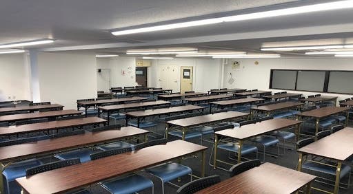 【茅場町】135平米の広々空間！セミナーや研修におすすめの貸し会議室(3階大会議室)
