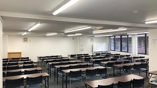 【茅場町】135平米の広々空間!セミナーや研修におすすめの貸し会議室(3階大会議室)の写真3