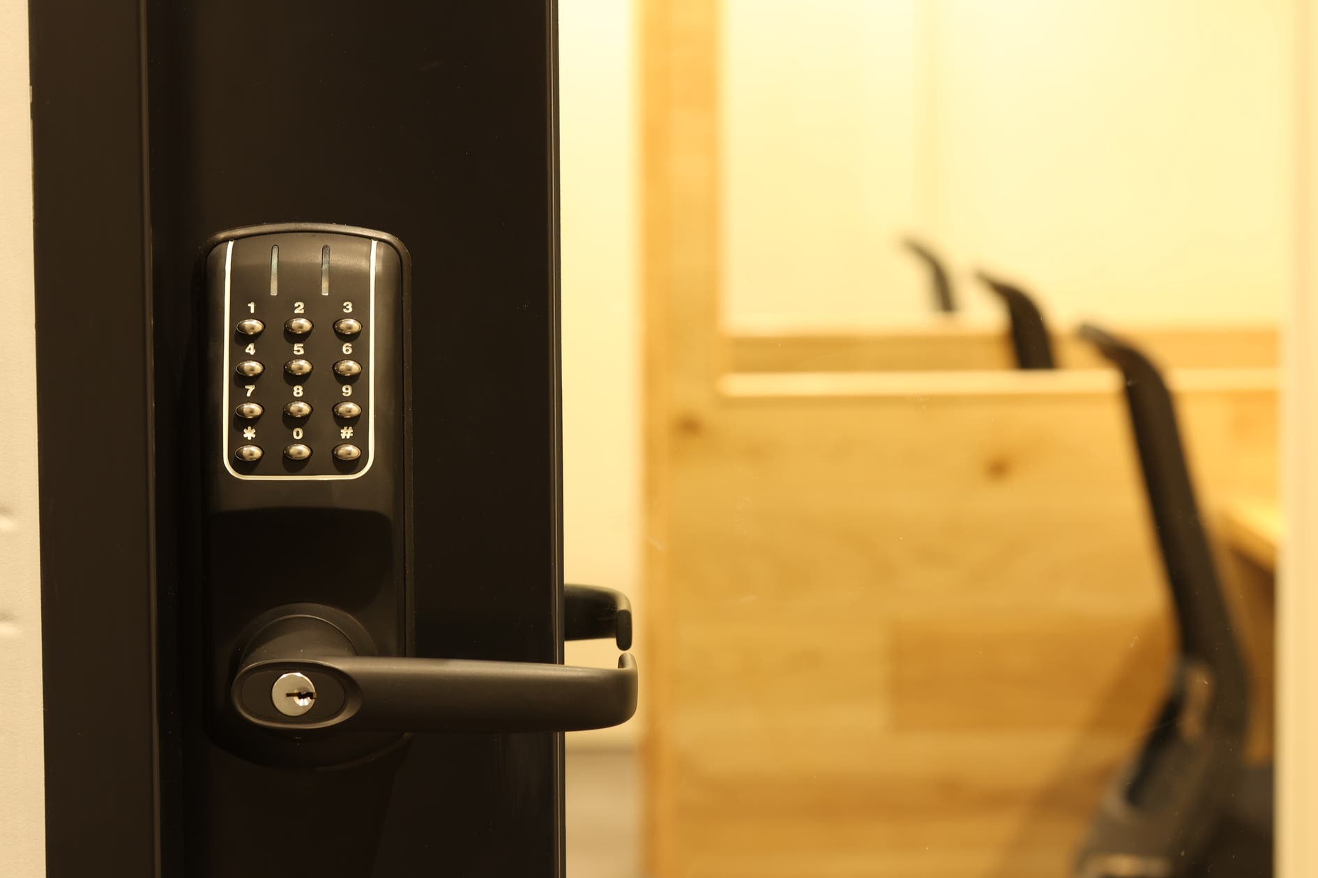 【U-make Workspace B1F 個室∼2名】の写真8