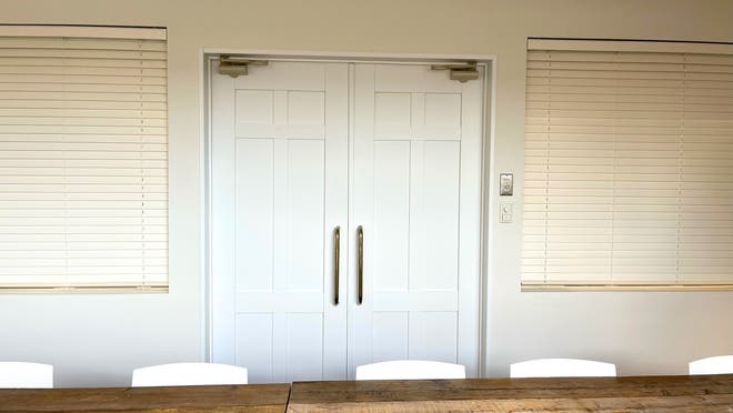 【五反野駅徒歩1分!1時間2,980円!】完全個室の12名会議室の写真4