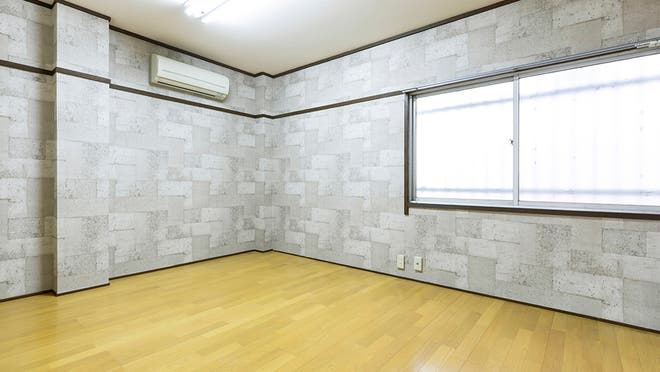 100㎡超全面リノリウム30人以上利用可能クロマキー専用撮影スペース完備桃谷徒歩2分定期利用可能レンタルスタジオ鶴橋桃谷の写真6