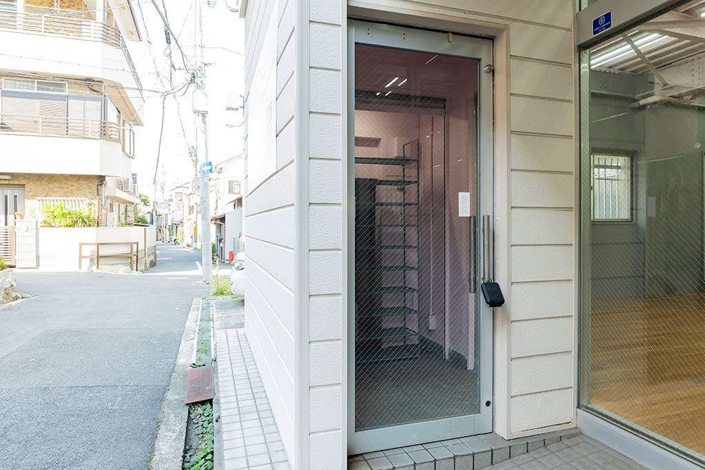 100㎡超全面リノリウム30人以上利用可能クロマキー専用撮影スペース完備桃谷徒歩2分定期利用可能レンタルスタジオ鶴橋桃谷の写真9