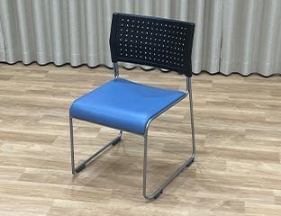 スタッキングチェアの画像1