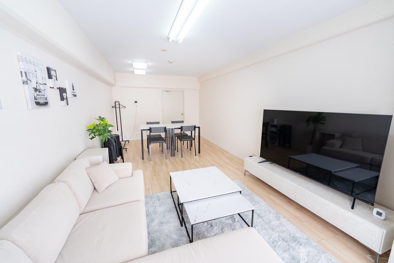 🌸期間限定割🌸最大50%割引🎊駅徒歩4分🚉65㌅大型TV📺&プロジェクターで鑑賞会📹女子会🍰推し活💞撮影会📸デート👫歓迎会🍺の写真5