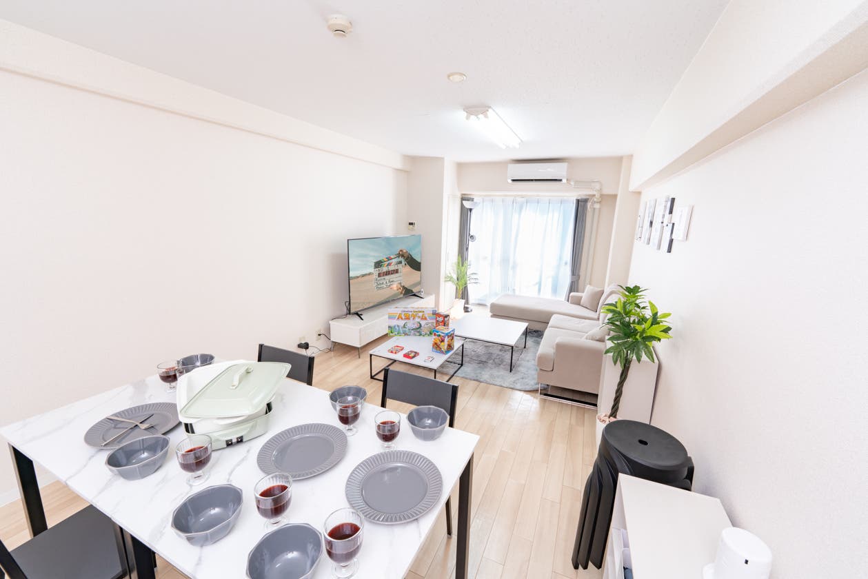 🌸期間限定割🌸最大50%割引🎊駅徒歩4分🚉65㌅大型TV📺&プロジェクターで鑑賞会📹女子会🍰推し活💞撮影会📸デート👫歓迎会🍺の写真4