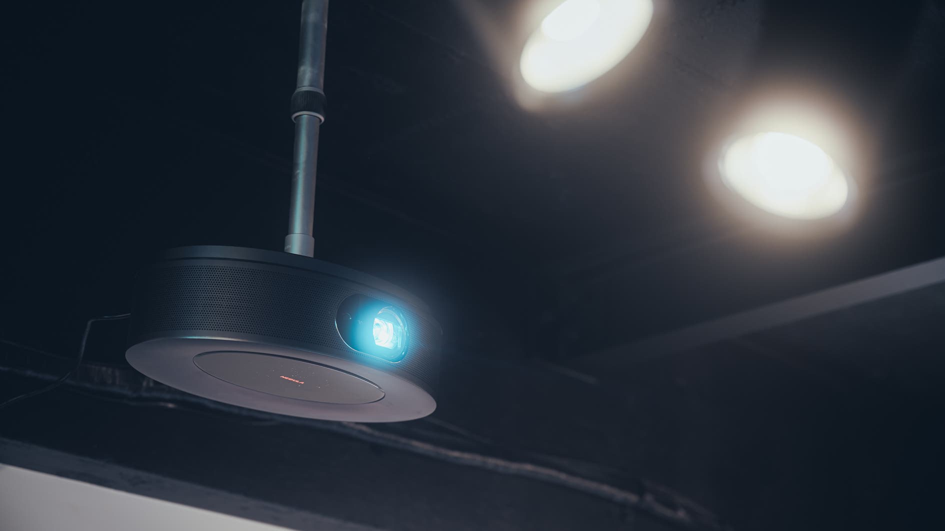 📹プロジェクター（Ankerコスモス4K）の画像1