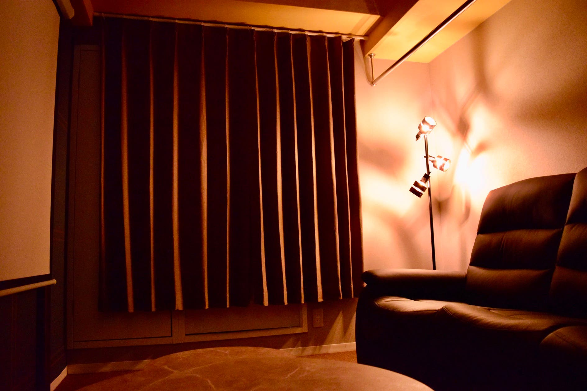 🎉プライベートシアタールーム🎬本格スクリーン🎞️映画デート🍿地デジ📡DVD📀寝落ち必至リクライニングソファ😪の写真6