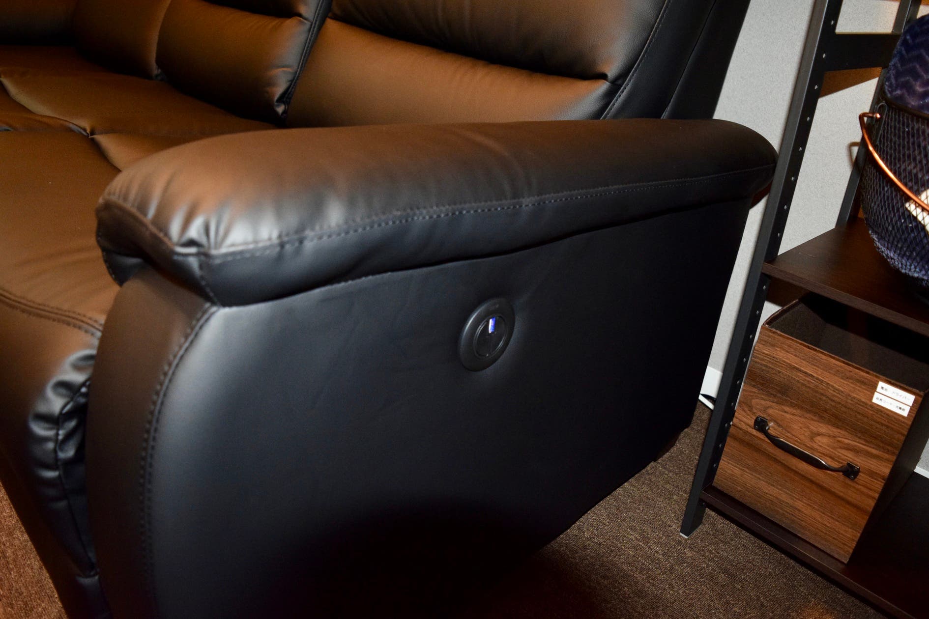 🎉プライベートシアタールーム🎬本格スクリーン🎞️映画デート🍿地デジ📡DVD📀寝落ち必至リクライニングソファ😪の写真14