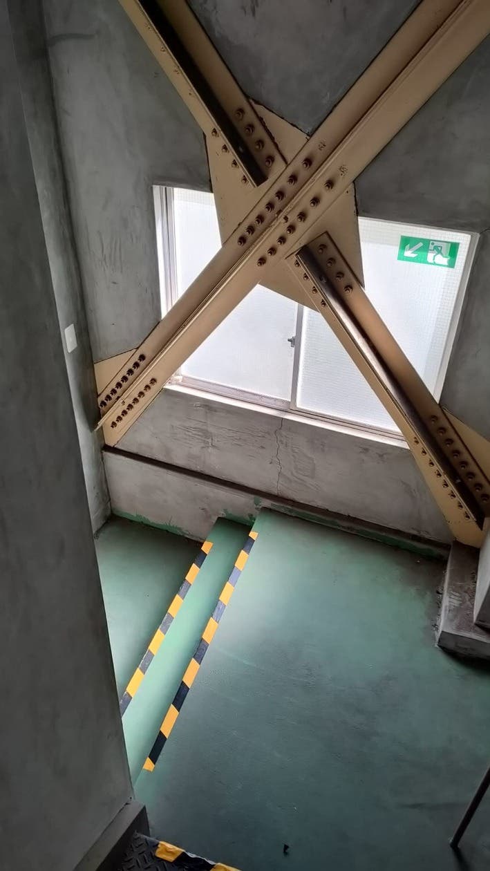 非常階段　廊下　撮影利用　装飾なしの画像2