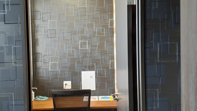 4060号室:時間700円・1日2,000円の完全個室ブース【角部屋】:3h以上の場合は「1日利用」がお得ですの写真4