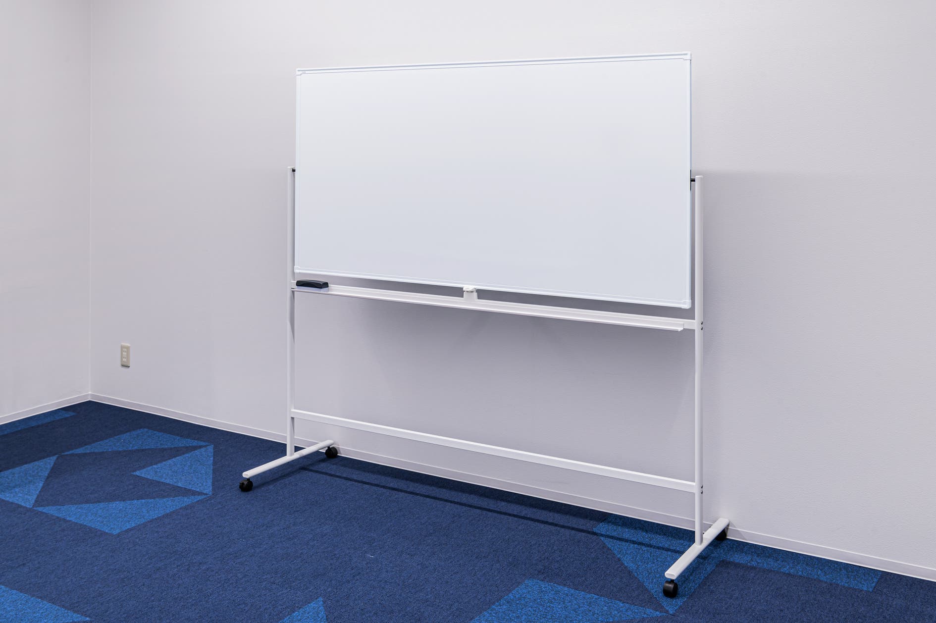 👔会議室🅰～50名まで着座可能。天神明治通り沿い、リッツカールトン福岡真向かいの写真18