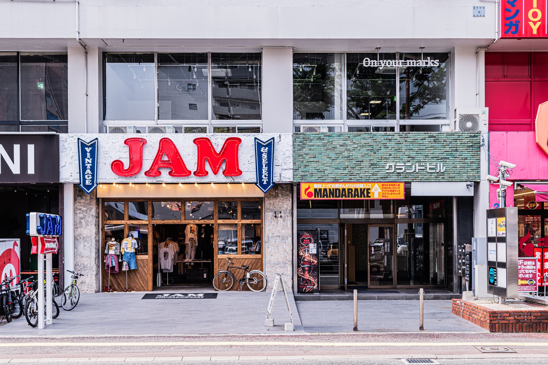 👔会議室🅱～24名着座可能。天神明治通り沿い、リッツカールトン福岡真向かいの会議室の写真15