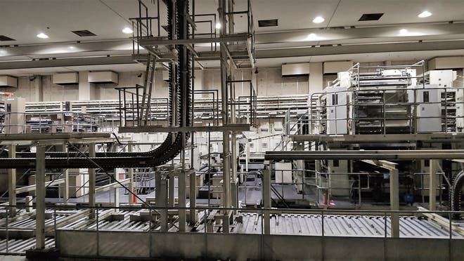 印刷工場ならではの独特のロケーション!映画、ドラマ、CM、MVなど様々な映像制作に!開放感のある屋上がおすすめ!の写真1