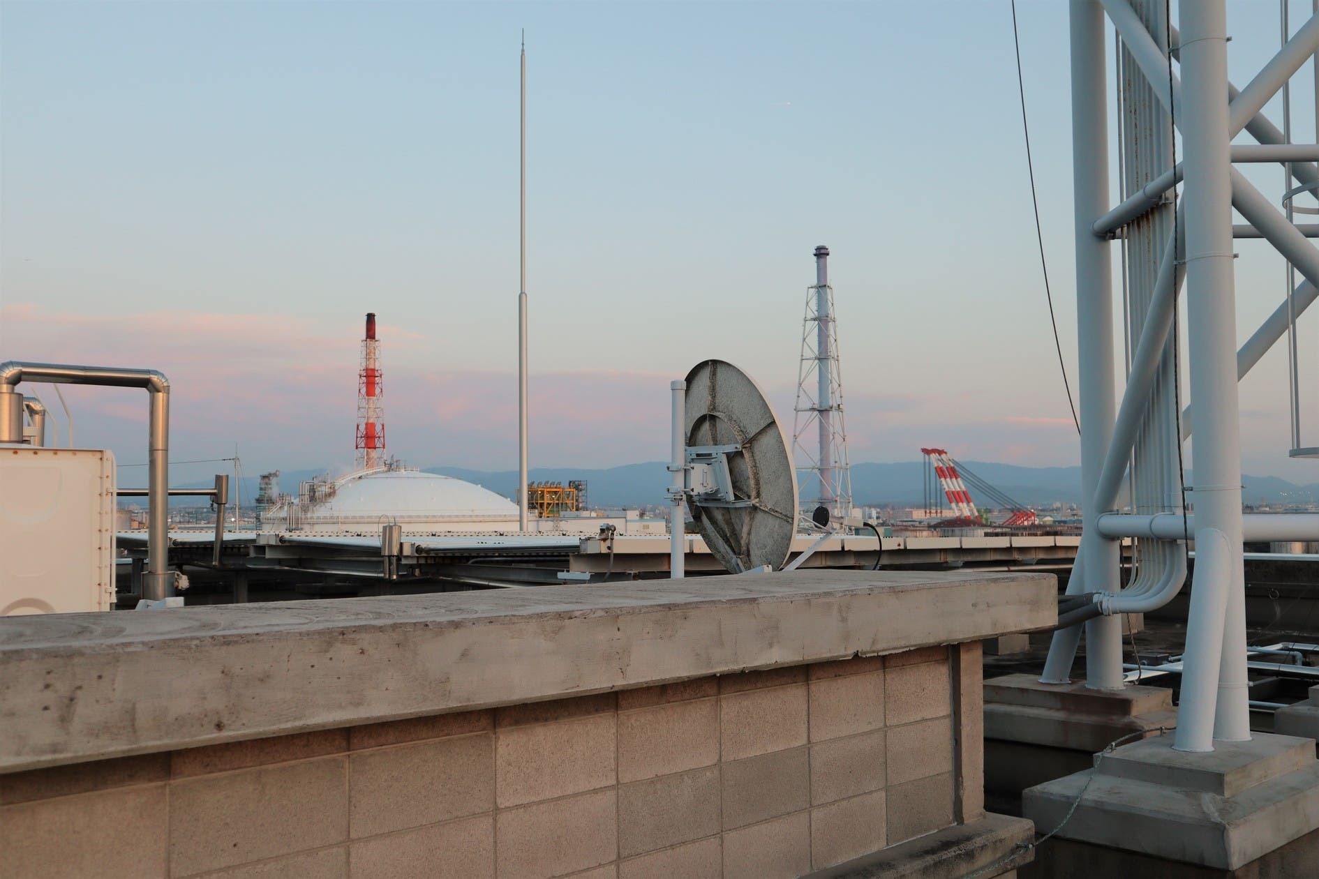 印刷工場ならではの独特のロケーション！映画、ドラマ、CM、MVなど様々な映像制作に！開放感のある屋上がおすすめ！の写真23