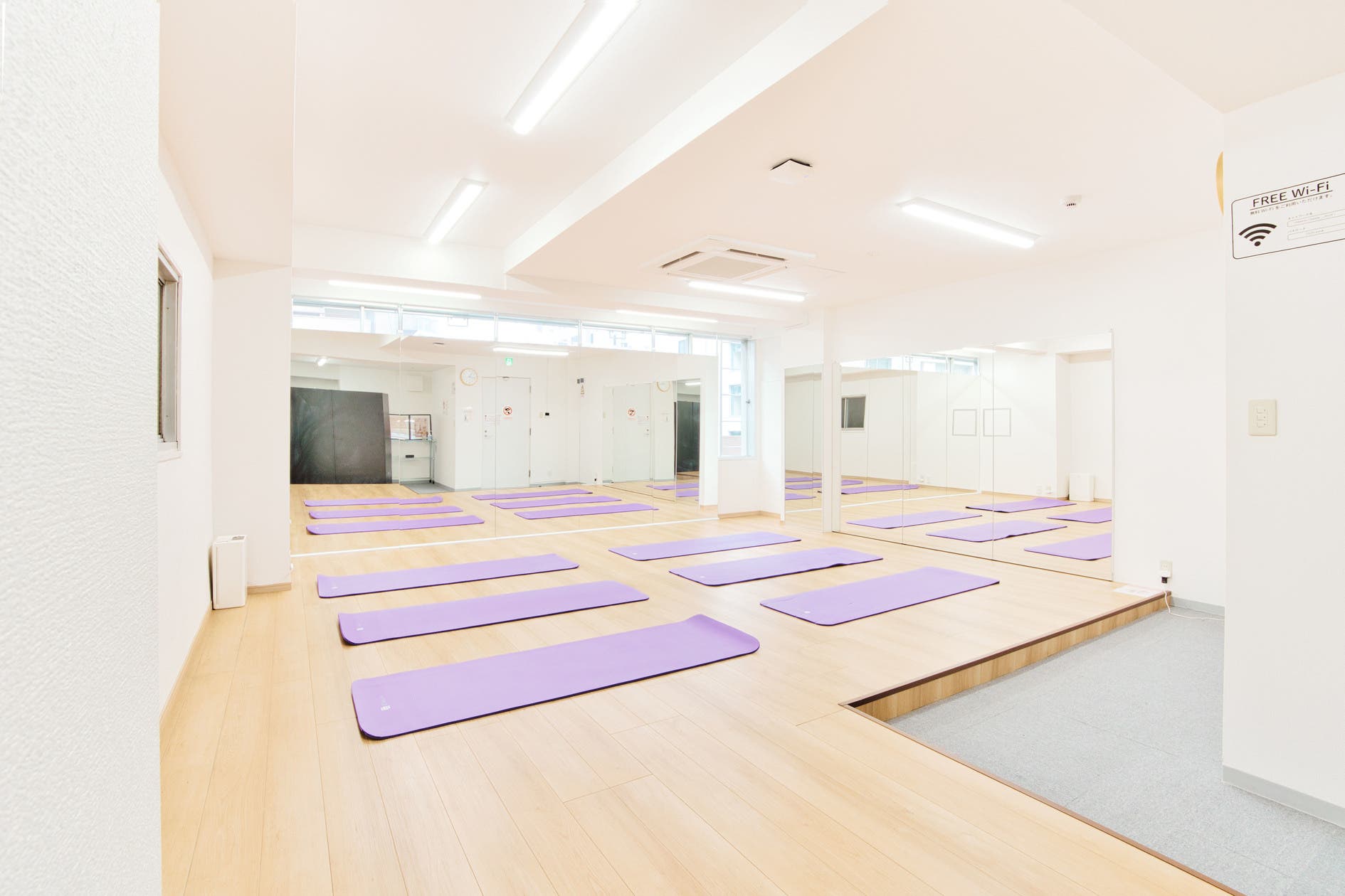 前横２面大型ミラーが設置されたフルリフォームスタジオ（３７㎡）！秋葉原駅・馬喰町駅から徒歩数分【２４時間利用可】の写真4