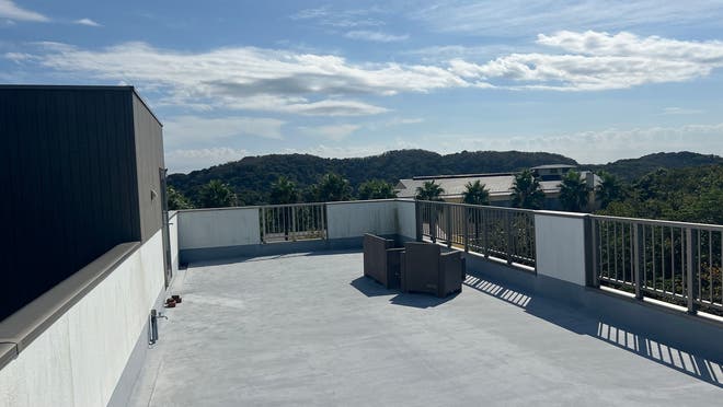 葉山の丘┃ヨガや撮影に┃海が見えるレストランの屋上の写真2