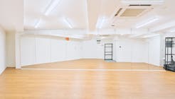 【24H利用可】秋葉原徒歩7分・馬喰町徒歩3分|ワイド8.1m大型ミラー!39㎡フルリフォームスタジオ|清潔感あるフローリング!の写真2