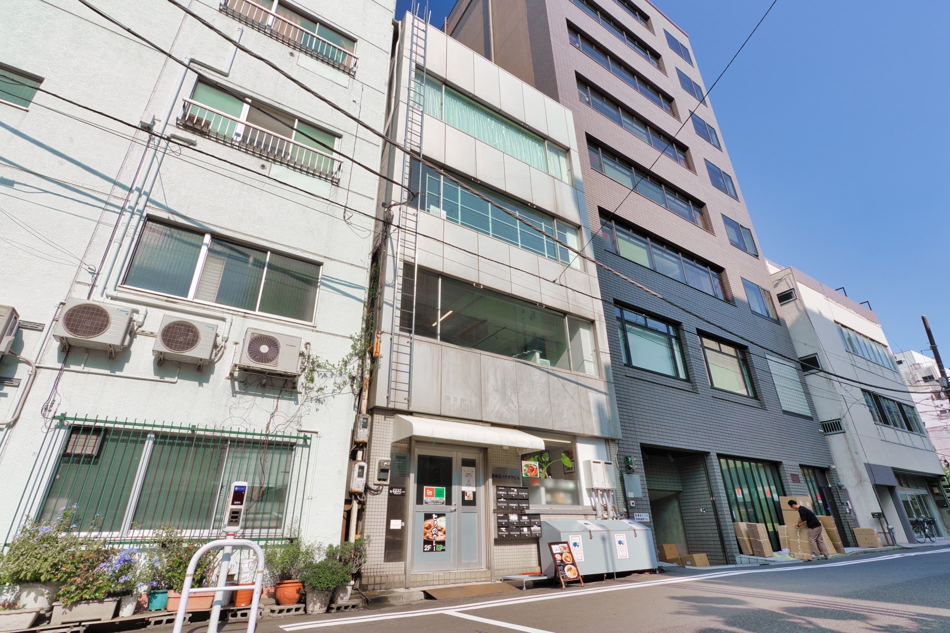 秋葉原駅・馬喰町駅等から徒歩数分！｜ワイド８．１ｍ大型ミラー！３９㎡フルリフォームスタジオ｜清潔感あるフローリング！の写真20