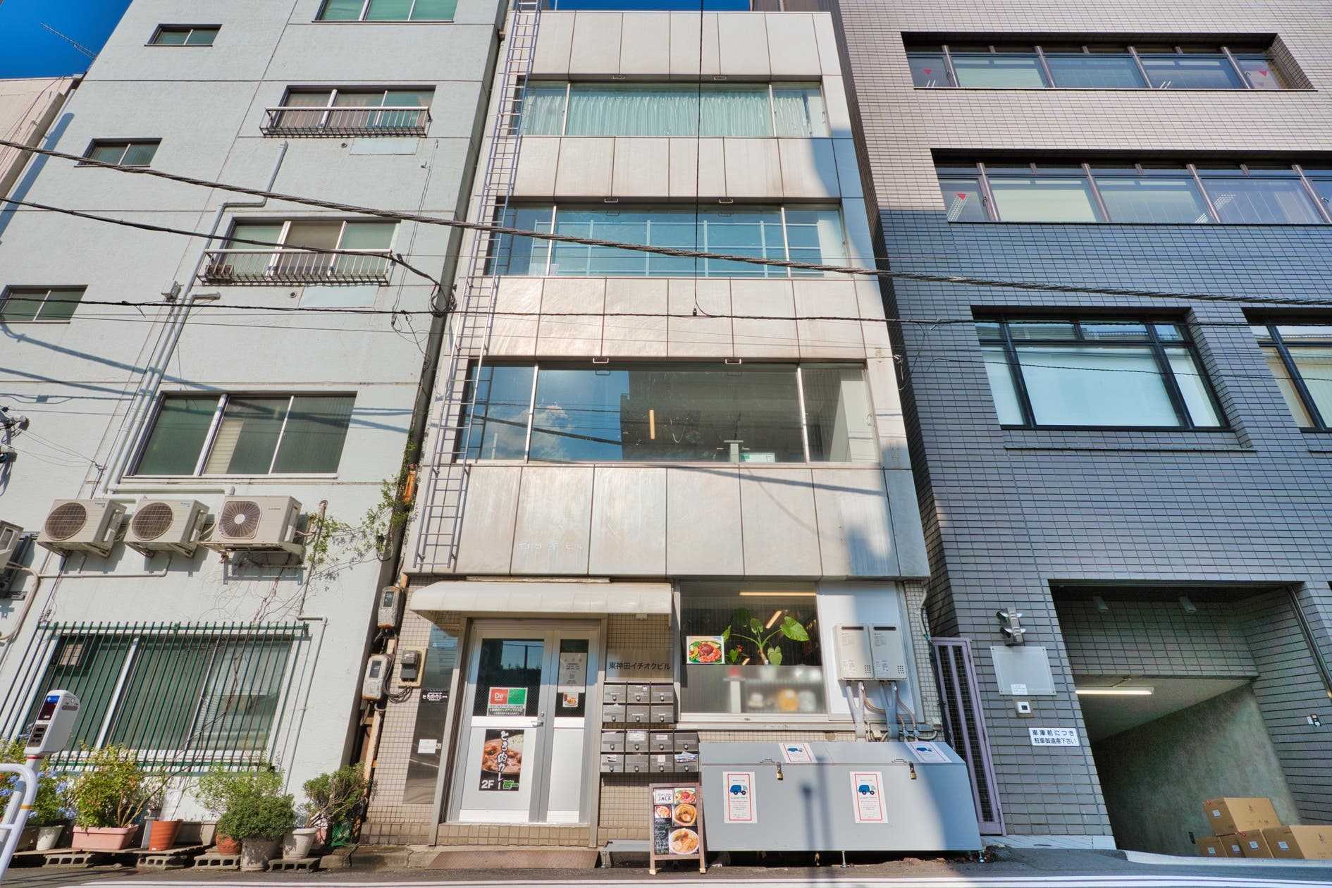 秋葉原駅・馬喰町駅等から徒歩数分！｜ワイド８．１ｍ大型ミラー！３９㎡フルリフォームスタジオ｜清潔感あるフローリング！の写真21