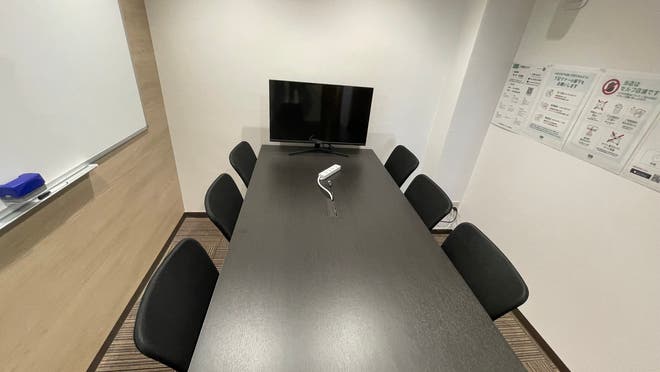 【高田馬場 早稲田口徒歩1分!】6名会議室(RoomE)の写真2