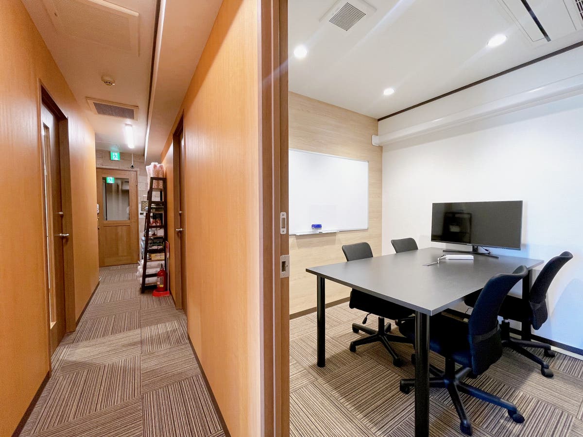【高田馬場 早稲田口徒歩1分！】6名会議室（RoomE）の写真4