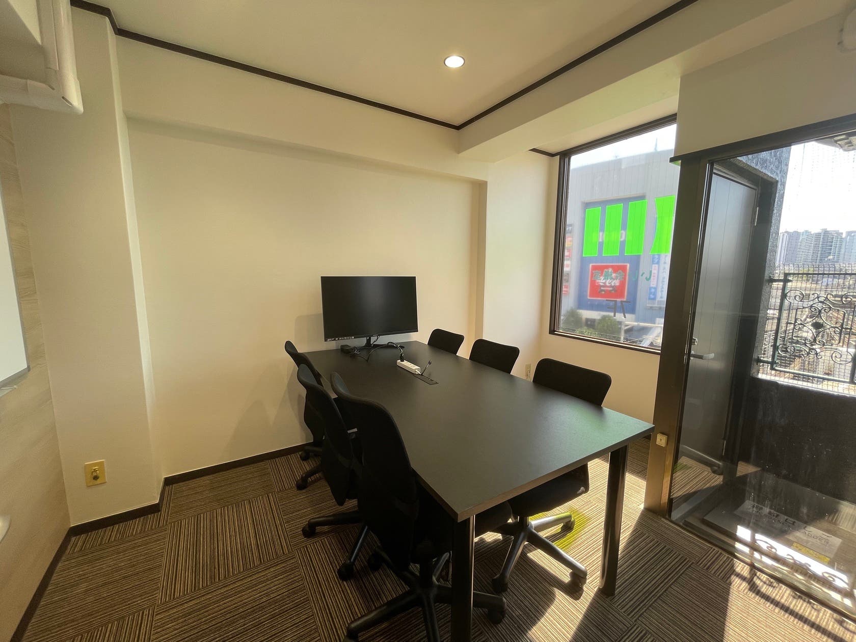 【高田馬場 早稲田口徒歩1分！】6名会議室（RoomF）の写真4