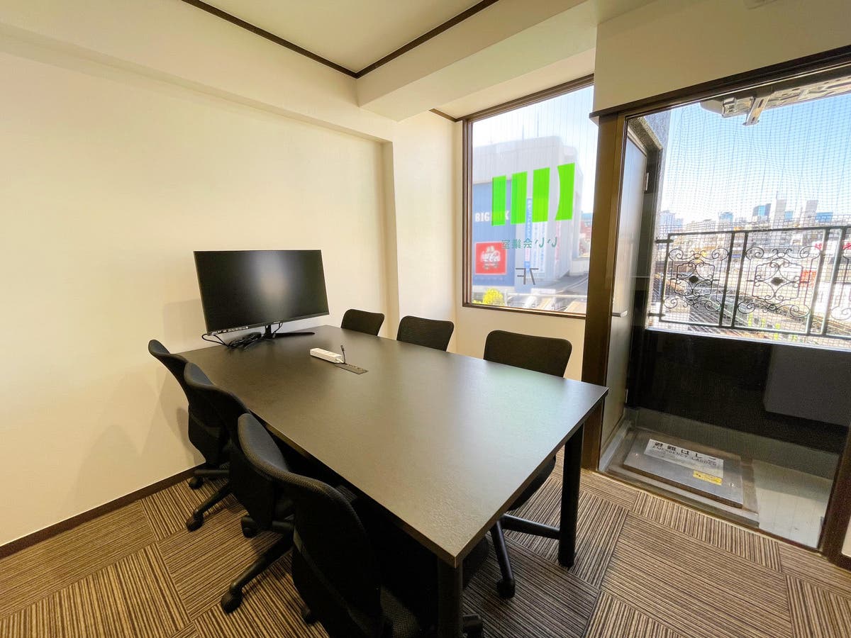 【1名利用専用】【高田馬場駅徒歩1分】6名会議室（RoomF）の写真2