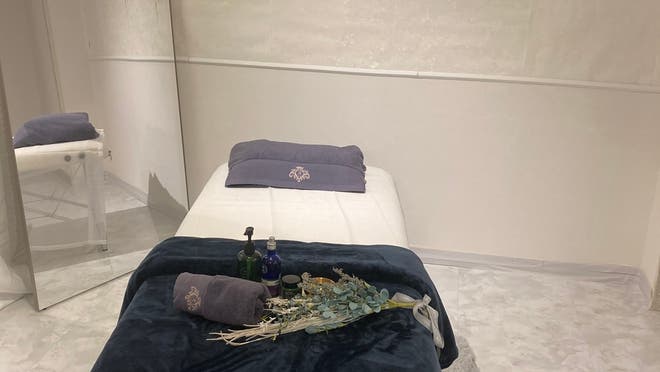 恵比寿プライベートサロン🧖🏻♀️清潔感あふれる高級個室の施術スペース✨【恵比寿駅 西口徒歩2分】の写真4