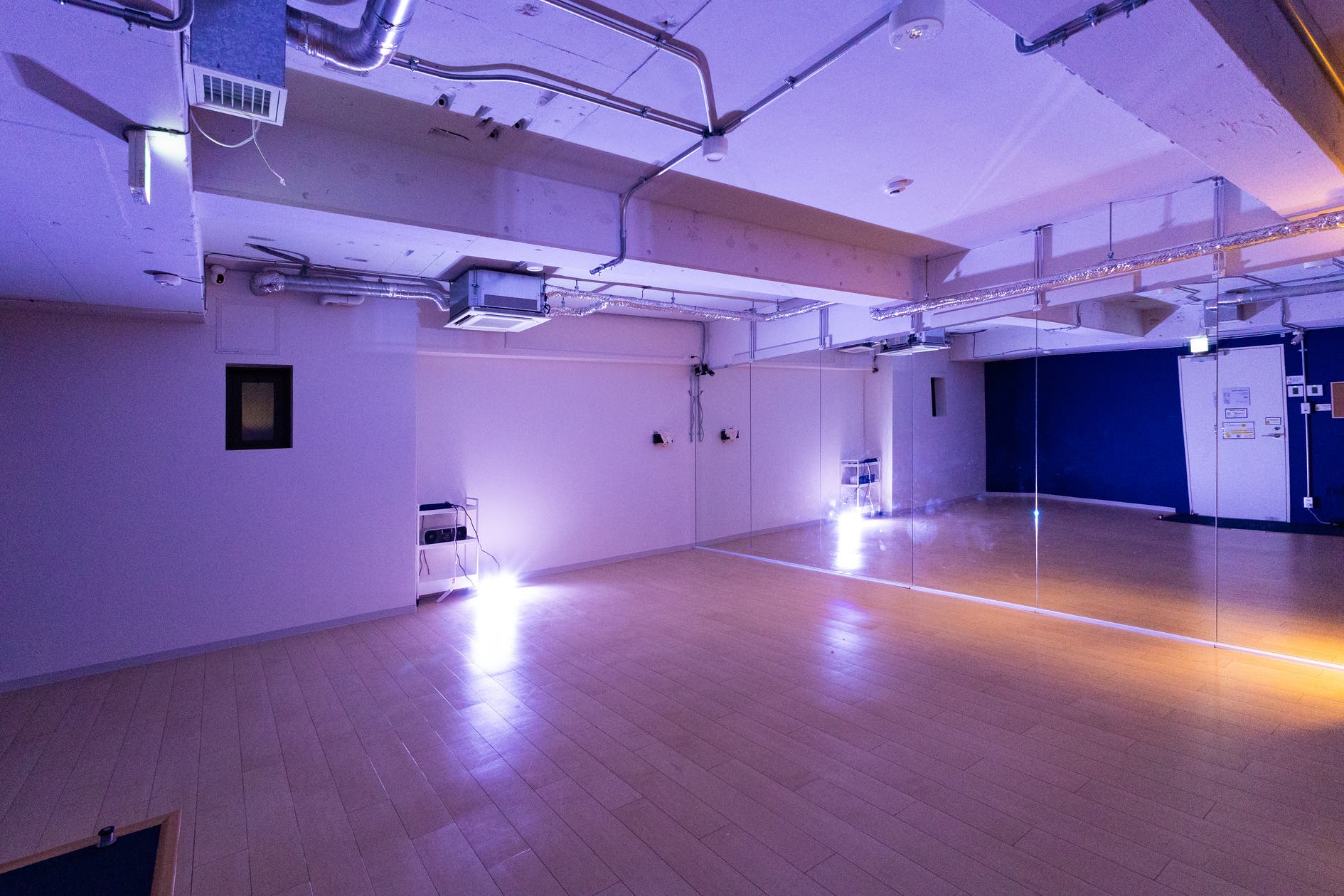 【🌟三角公園目の前🌟】ダンスもできるレンタルスタジオ｜24時間利用可能⏰幅5.4ｍ高さ2ｍの大型鏡の写真9